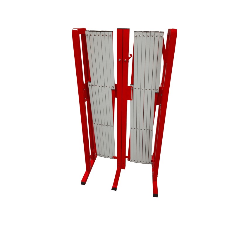 Extendable steel safety barrier